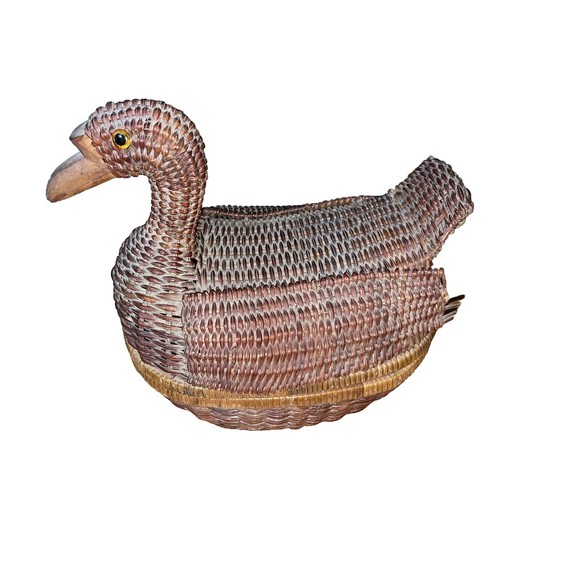 Unbranded | Accents | Lidded Vintage Wicker Duck Goose Basket Woven ...